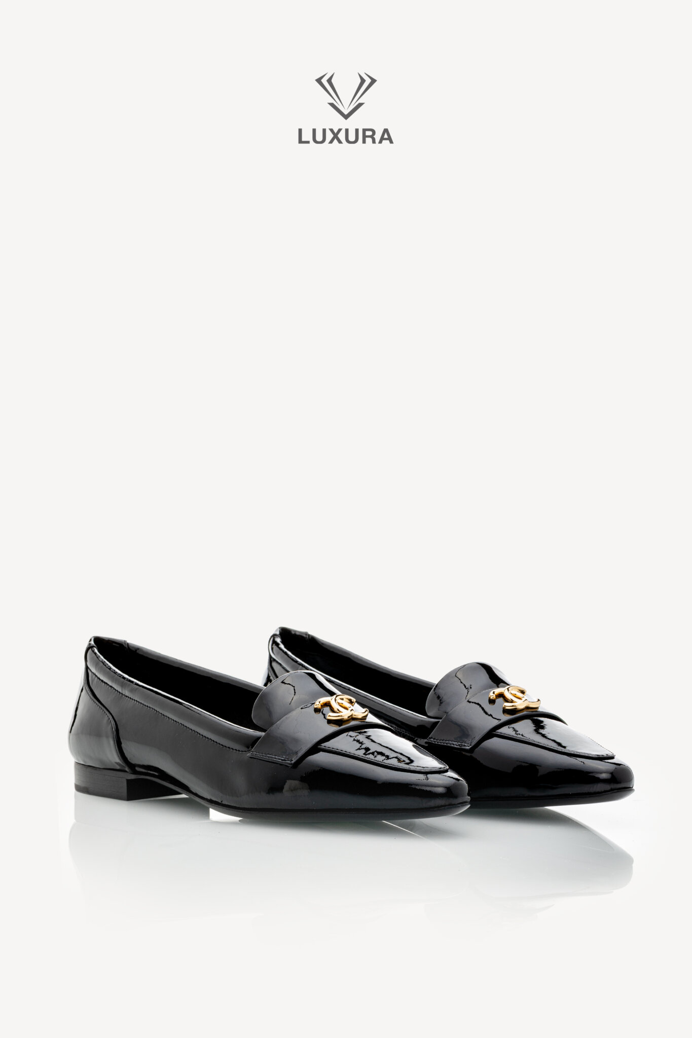 CHANEL CC Pointed Toe Loafers 36